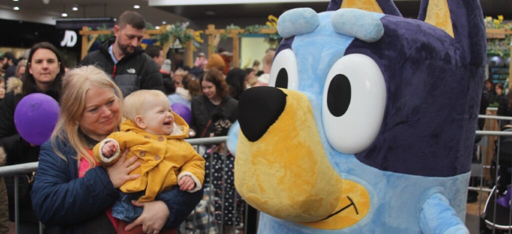 Thousands turn out to see Bluey in Sutton Town Centre - Visit Royal ...