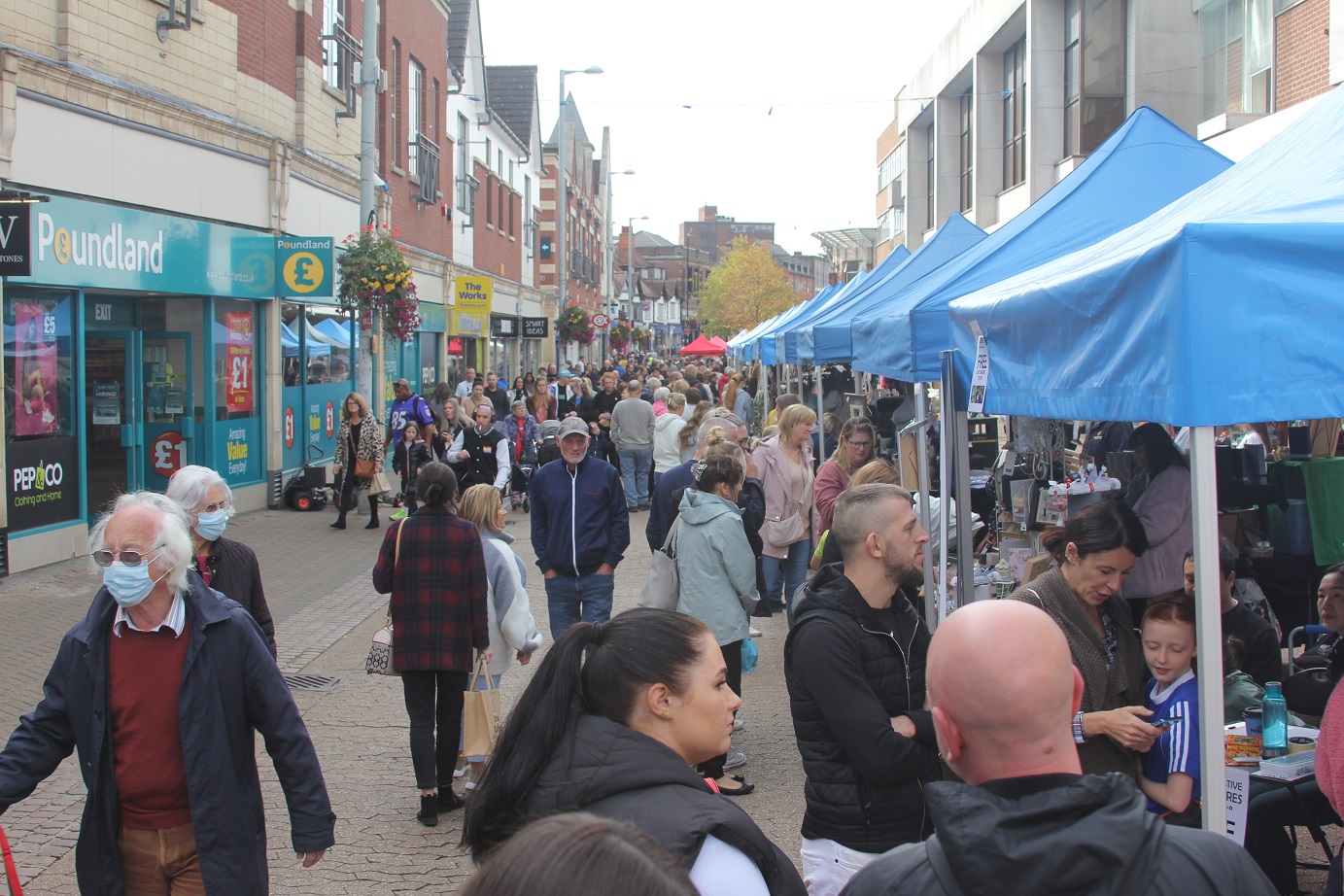 Thousands Flock To Support Sutton’s New Farmers Market – And Gordon ...
